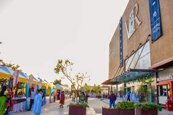 VR Surat | Fashion And Retail : Surat shopping places