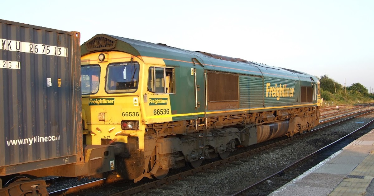 'Along These Tracks' Train Photos Site : Photo Freightliner UK Diesel ...