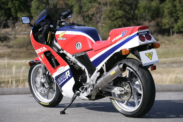Racing Cafè: Honda VF 1000 R by JB-Power