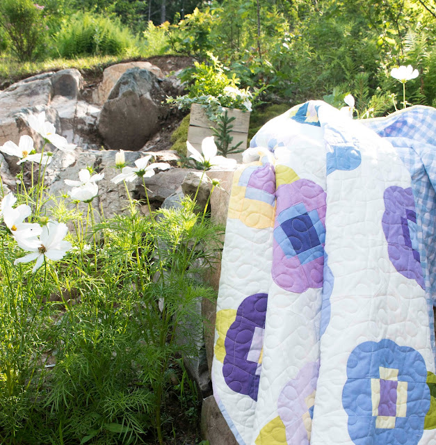 Botanica Quilt - BRIAR HILL DESIGNS