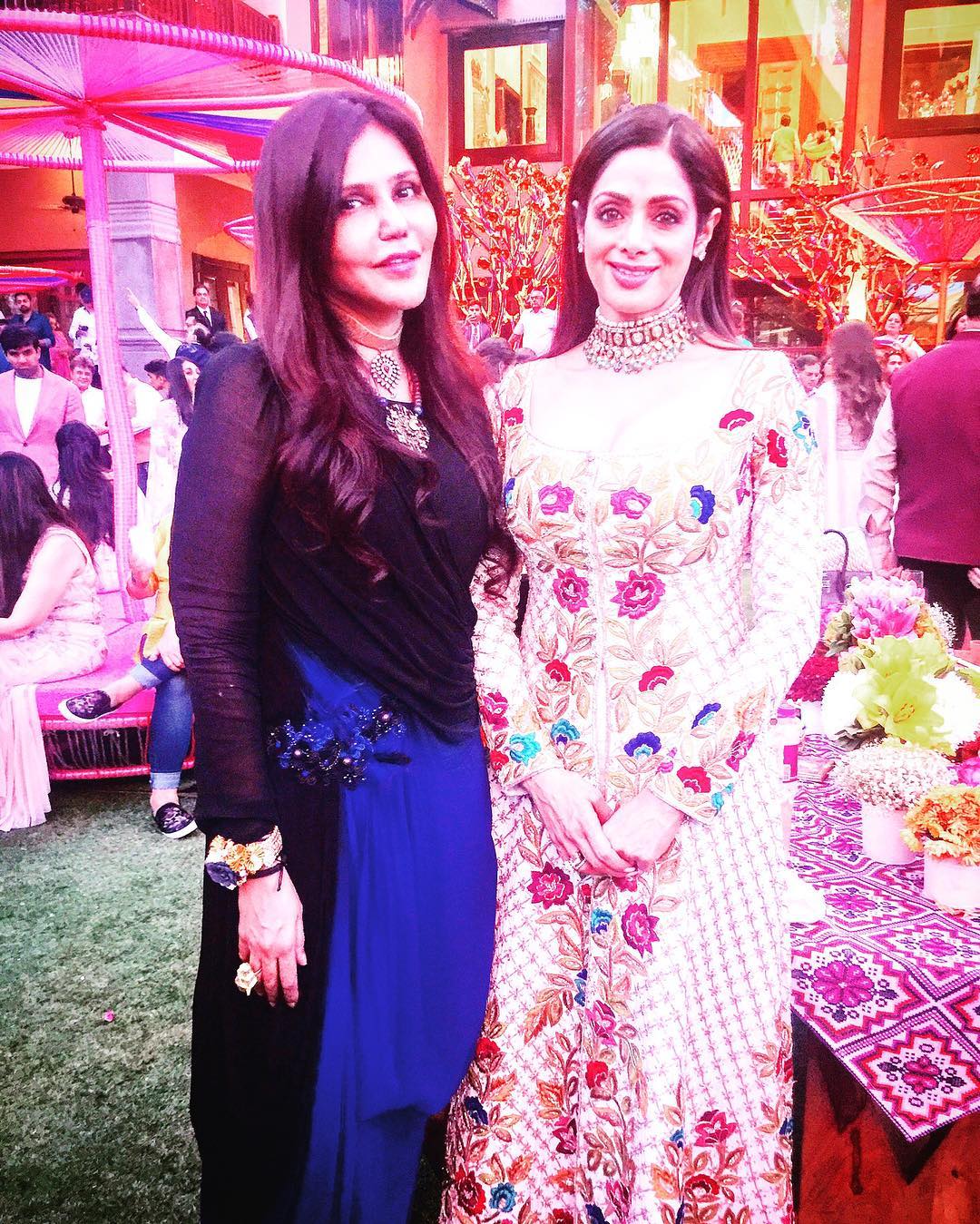 Sridevi: Sridevi with fans