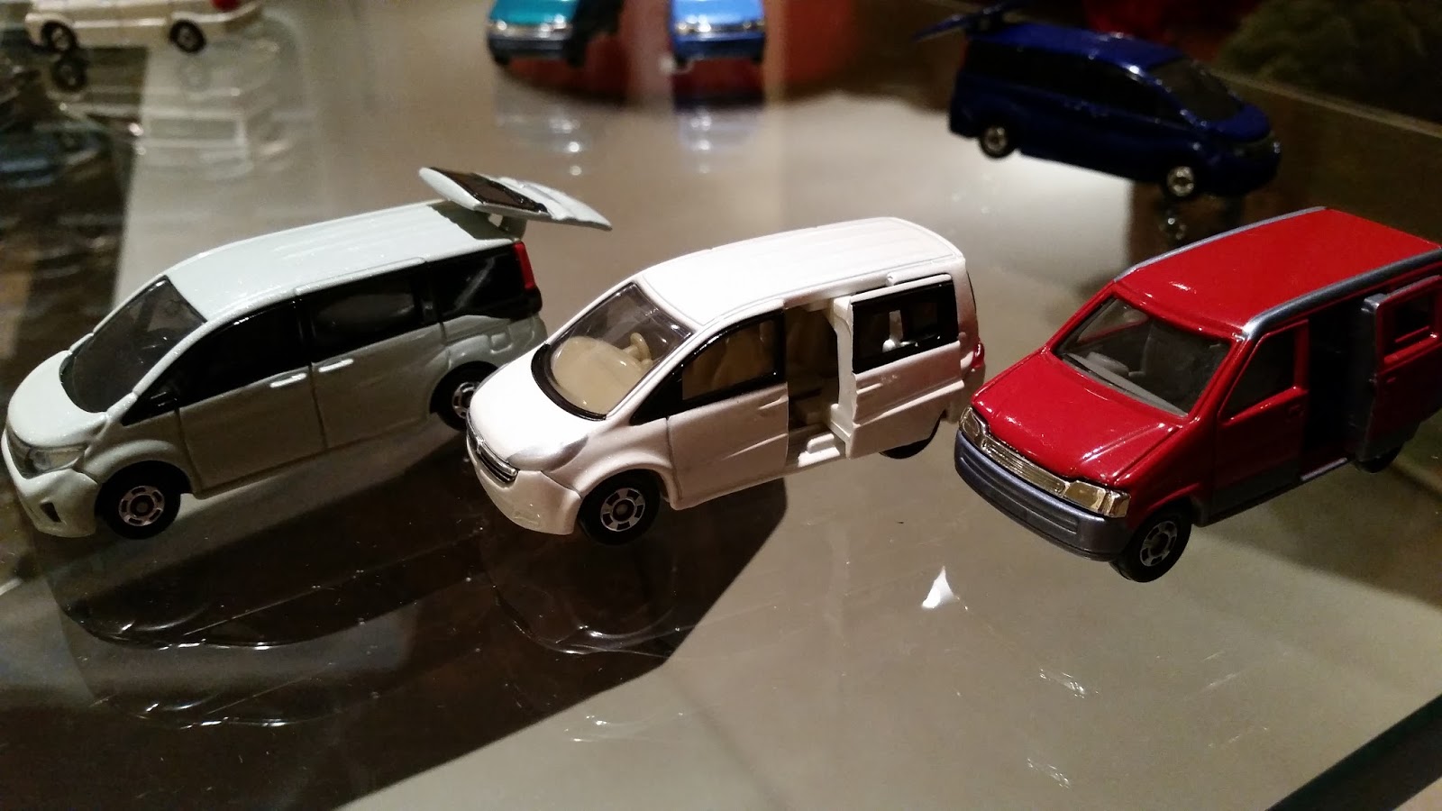 Matchbox Frenzy: (Updated photos) The dearth of Minivans in the die ...