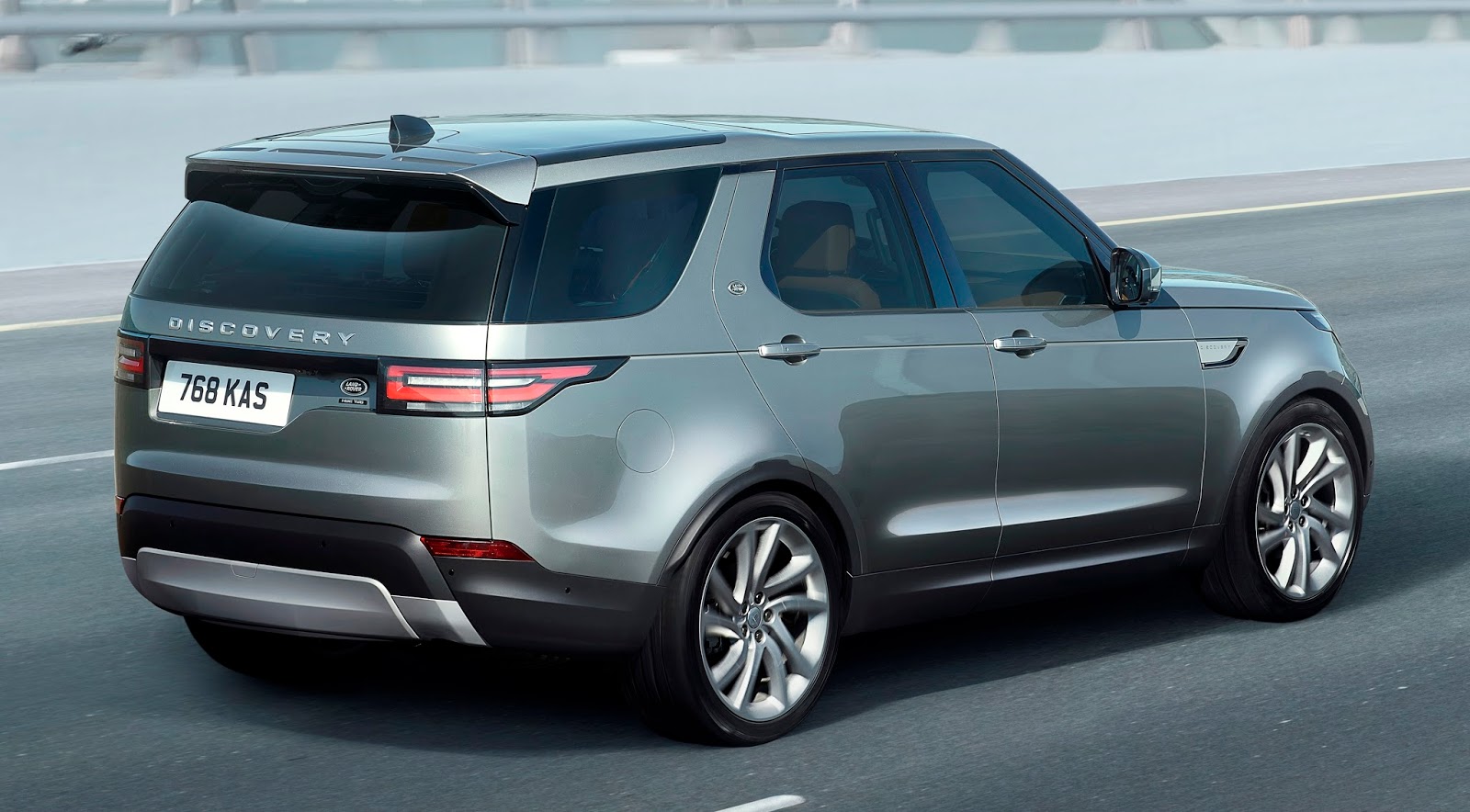 Land Rover Discovery 5 é revelado por inteiro em Paris