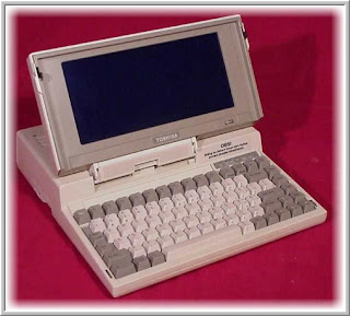 S T R A V A G A N Z A: CURIOSIDADE: COMO ERA O LAPTOP EM 1988