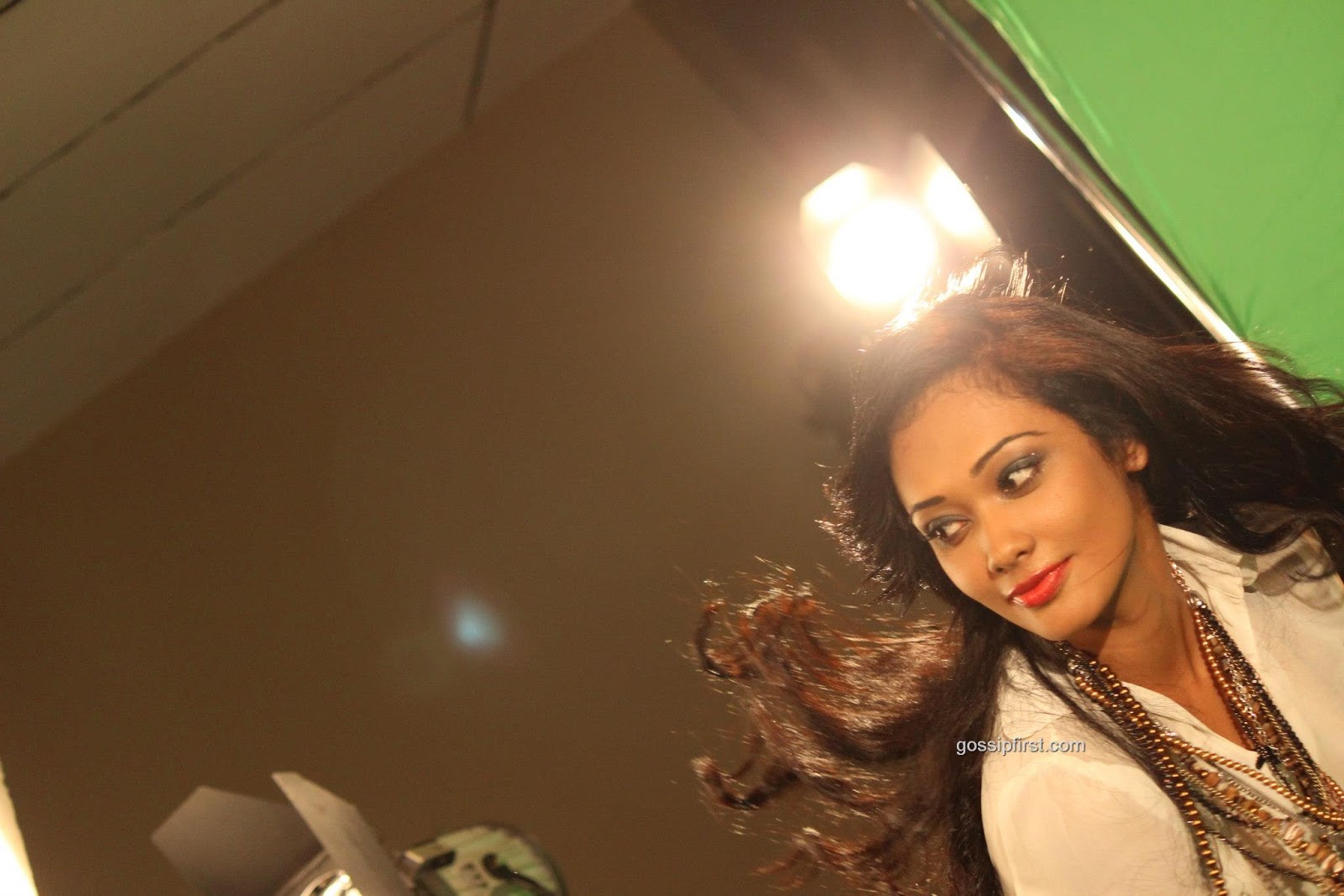 Gossip First Gallery: Yureni Noshika latest photo shoot