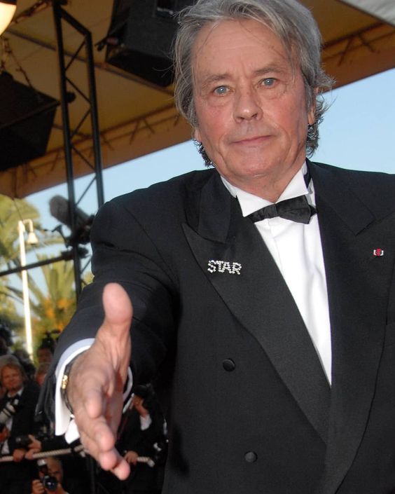 ALAIN DELON: RETRATO POR JEAN CAU