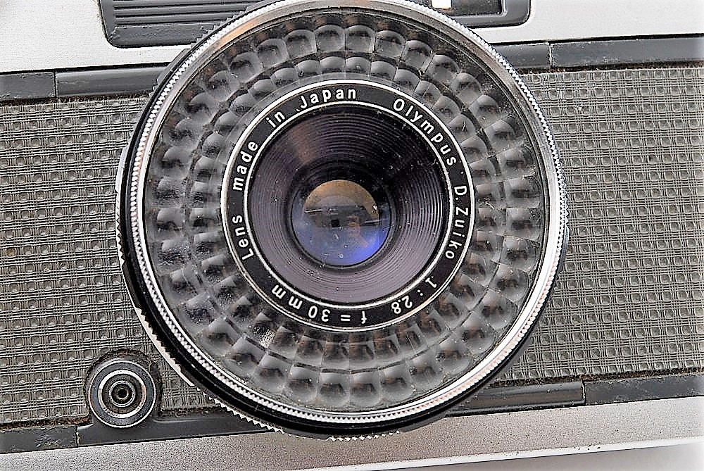 Olympus Pen EE-2, EES-2 Half-Frame Camera Reviews - ImagingPixel