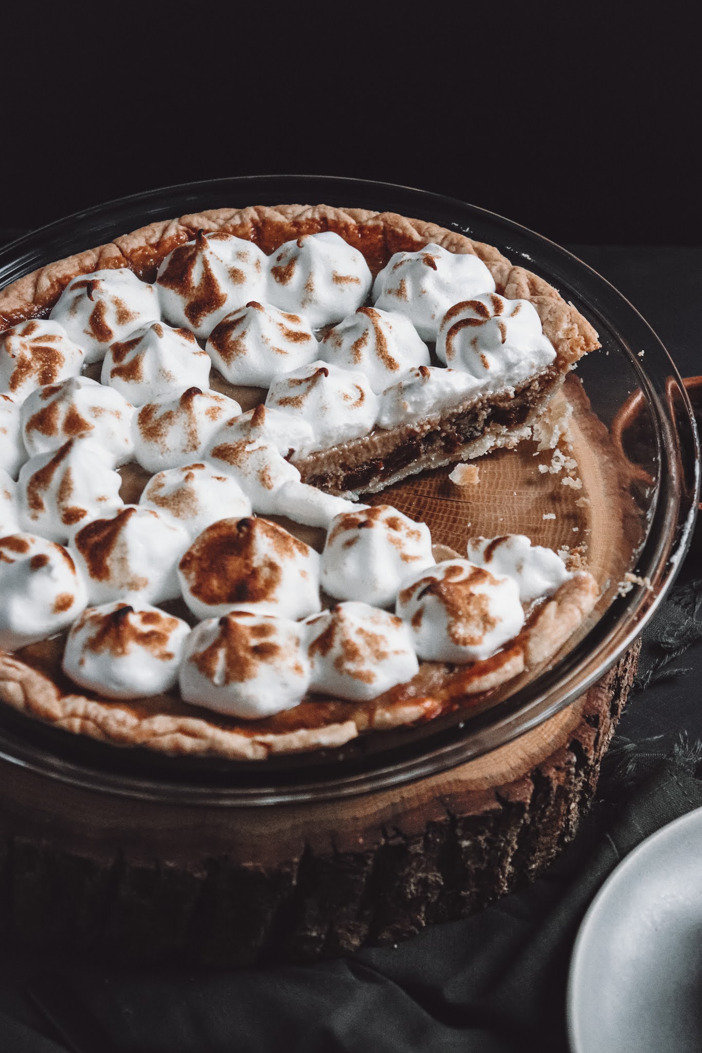 Annie à la Mode: Sour Cream & Rum Raisin Pie