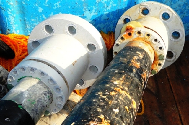 Offshore Engineering: Tight Flange strange failure