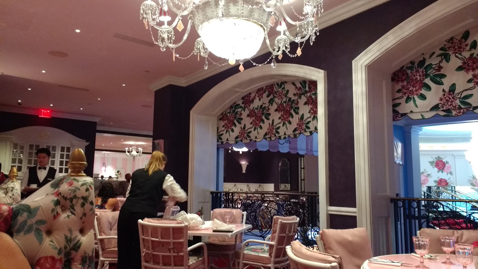 Kentucky Travels: Draper's Restaurant at Greenbrier in West Virginia