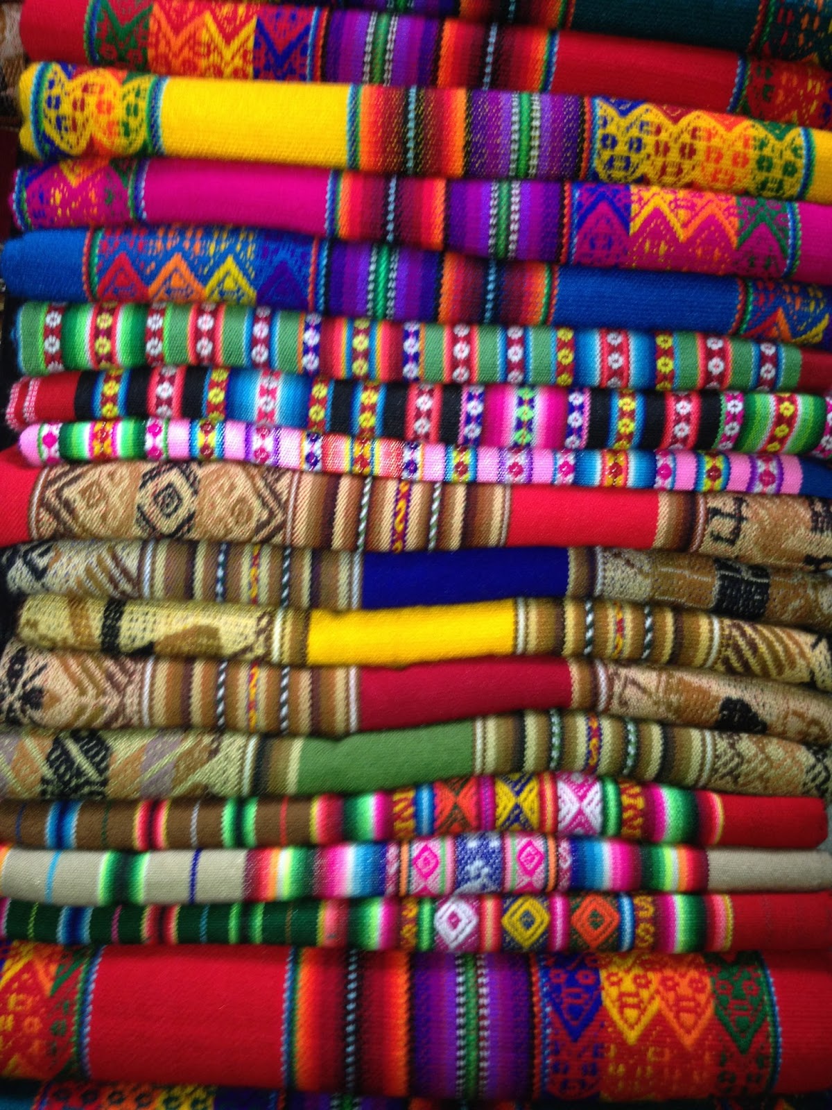 Lynda Loves Lima: THE FABRICS,TEXTURES, COLORS, PAINTINGS, AND POTTERY ...