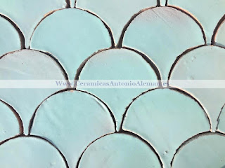 AZULEJOS HECHOS A MANO CON FORMA ESCAMA DE PEZ. TURQUESA VERDE.