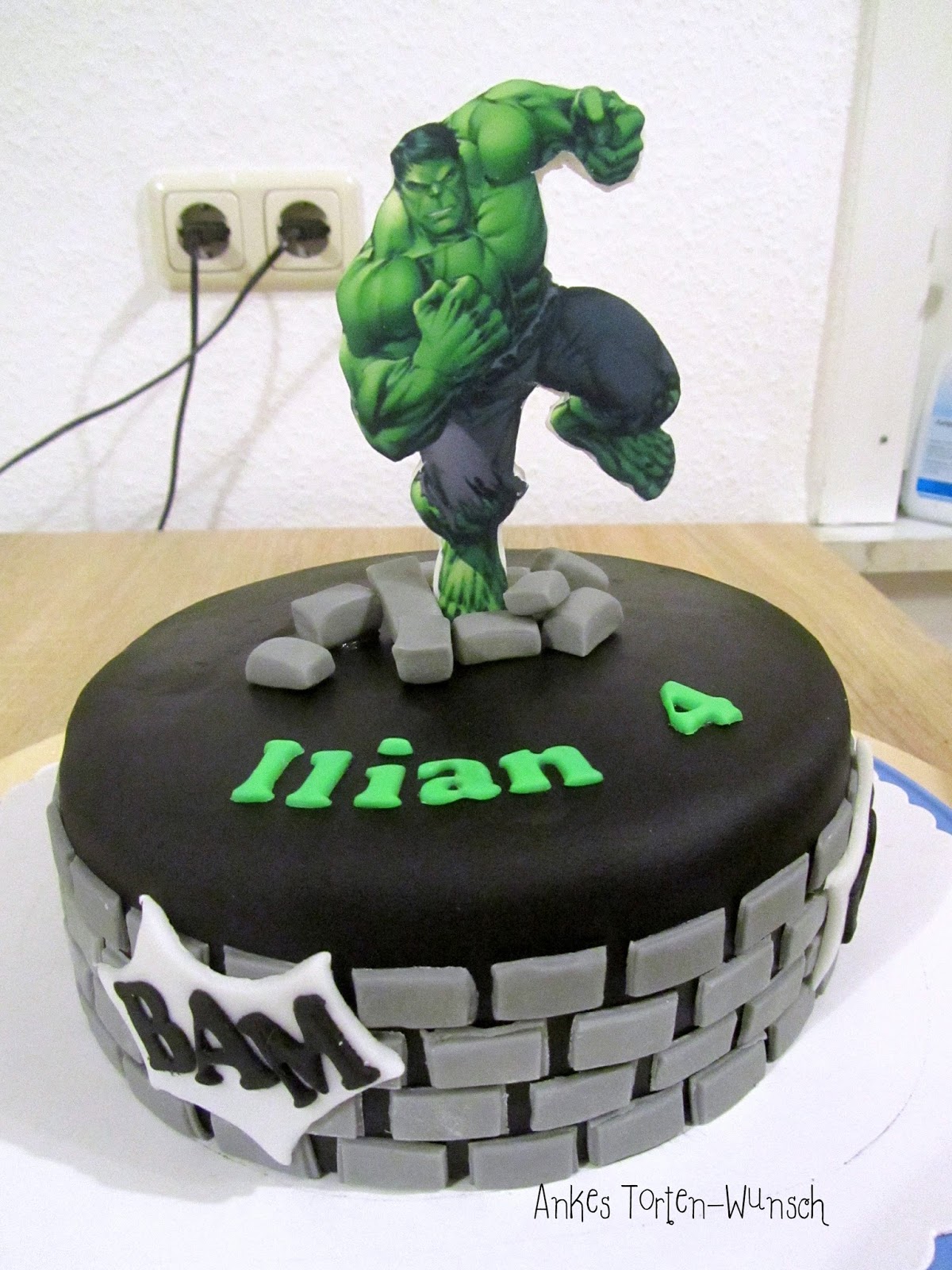 Hulk Torte zum Geburtstag Mavel