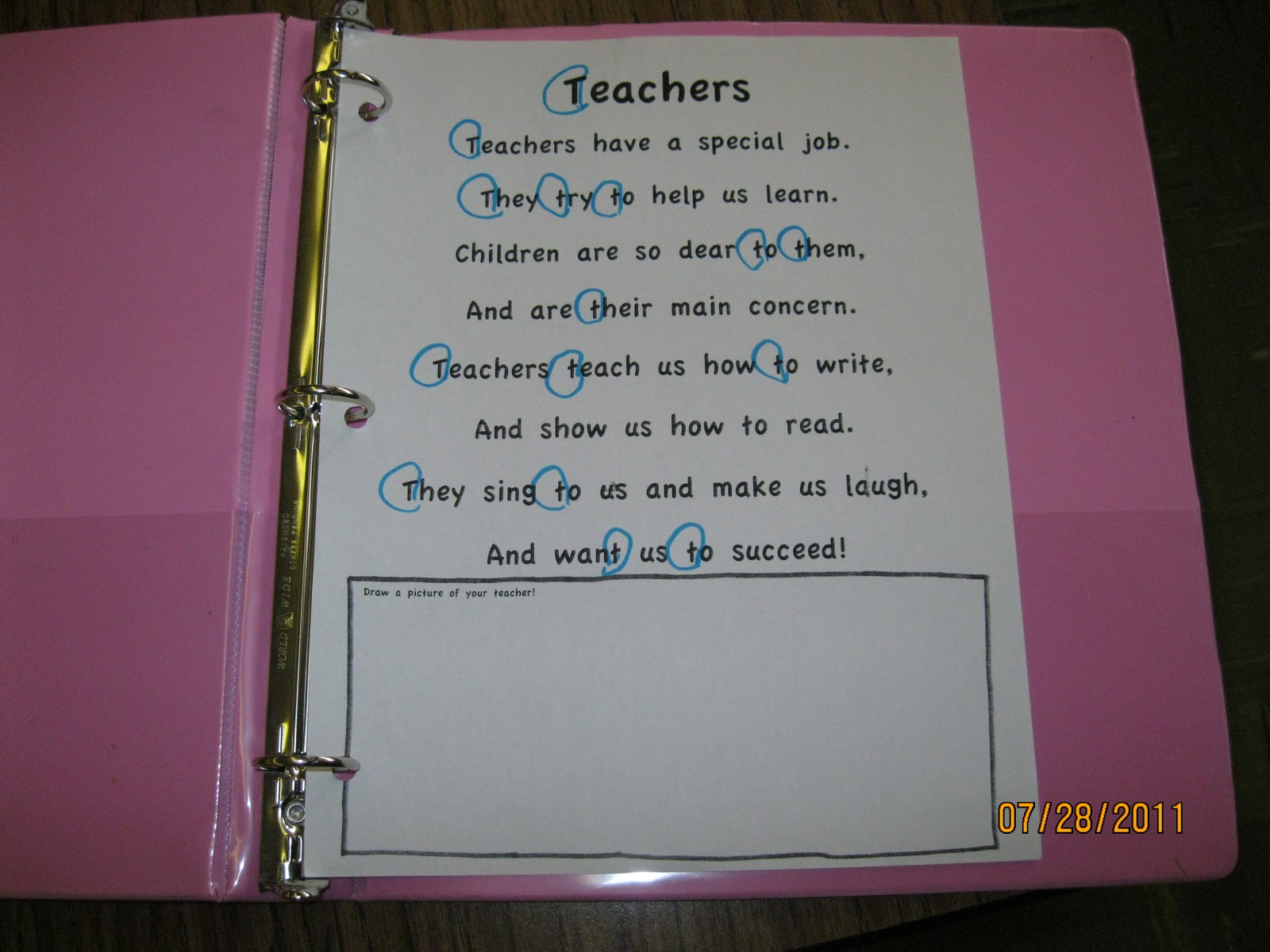 The Cream City Teacher: Poetry Binders (and a FREEBIE)