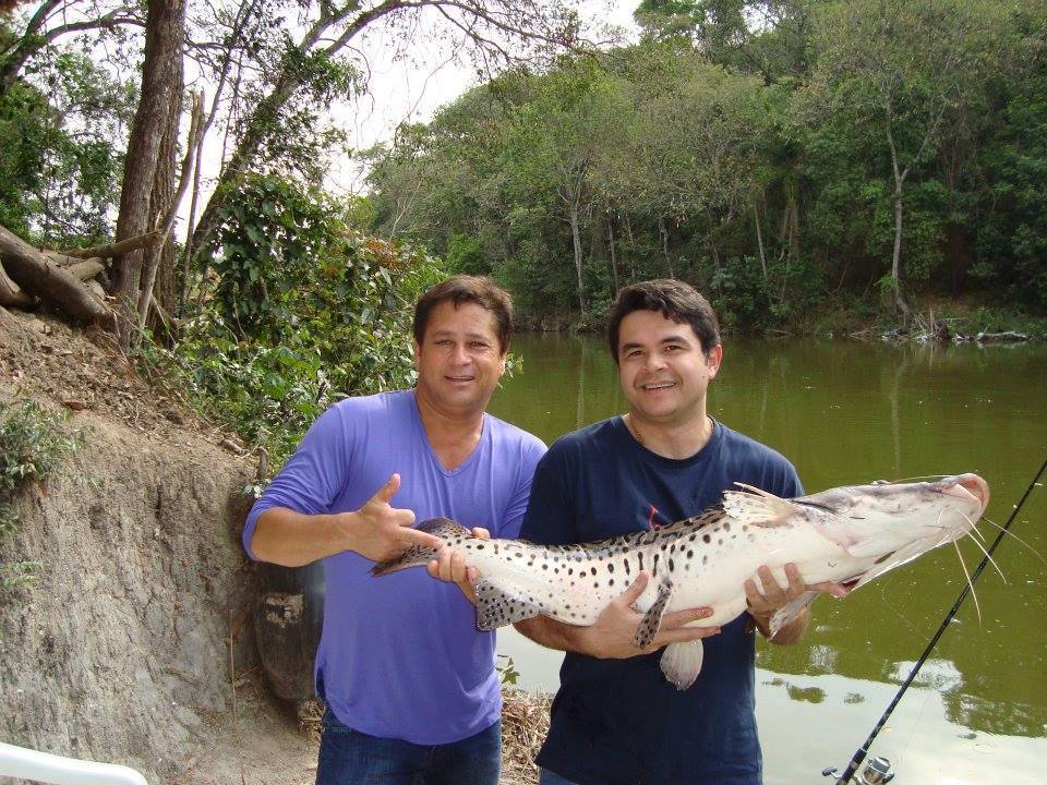 BLOG DO CLEUBER CARLOS: Cantor Leonardo Tem Fama de BLOG DO CLEUBER CARLOS: Cantor Leonardo Tem Fama de