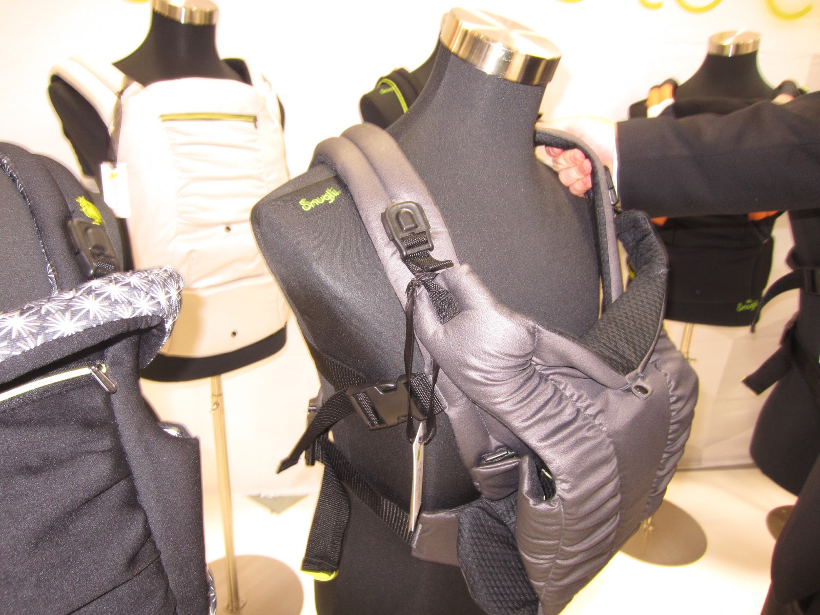 StrollerQueenReviews: Snugli Car Seats, Snugli Carriers, Snugli Stroller