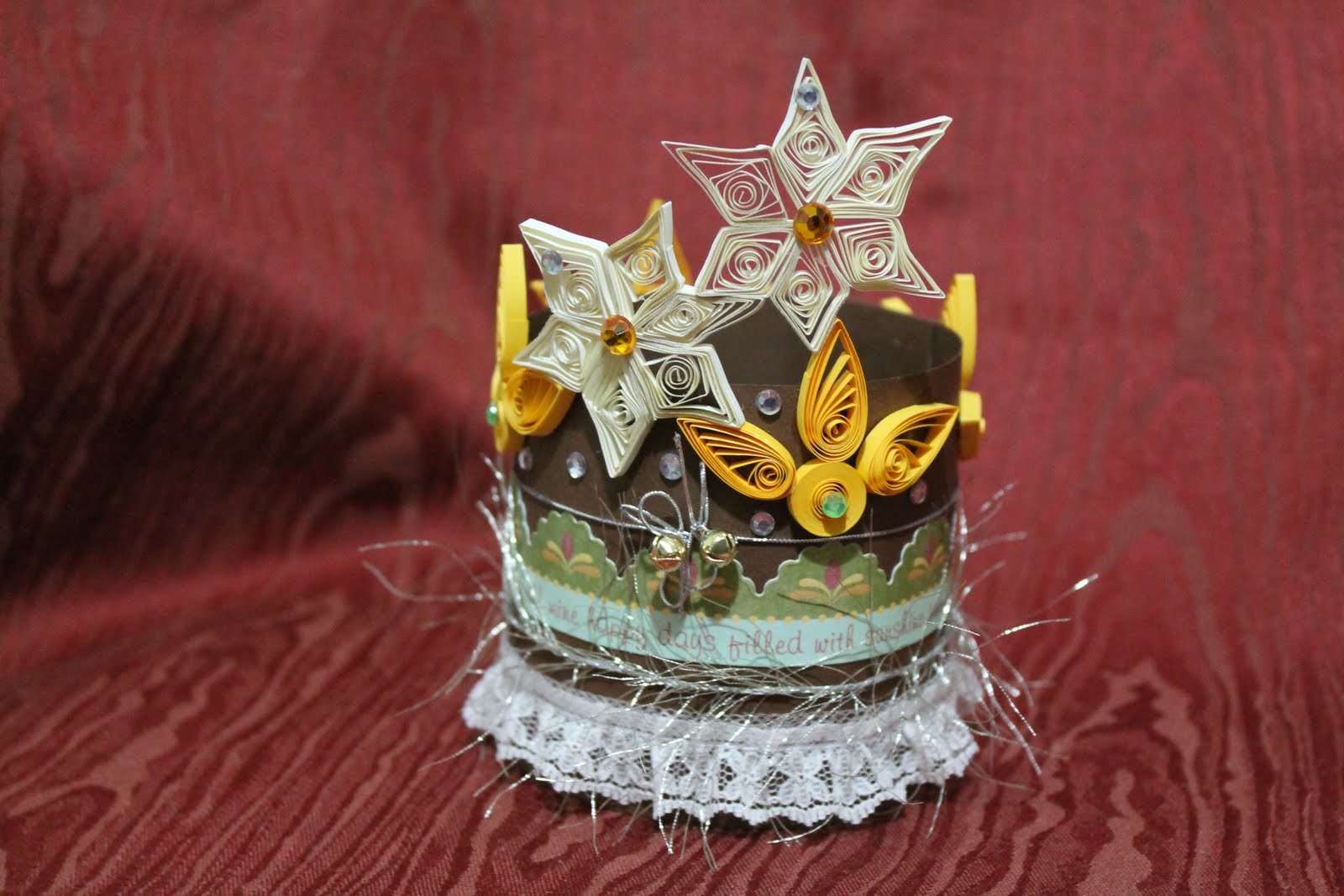 Archi's CraftCave!: Quilled Collar For Candle!