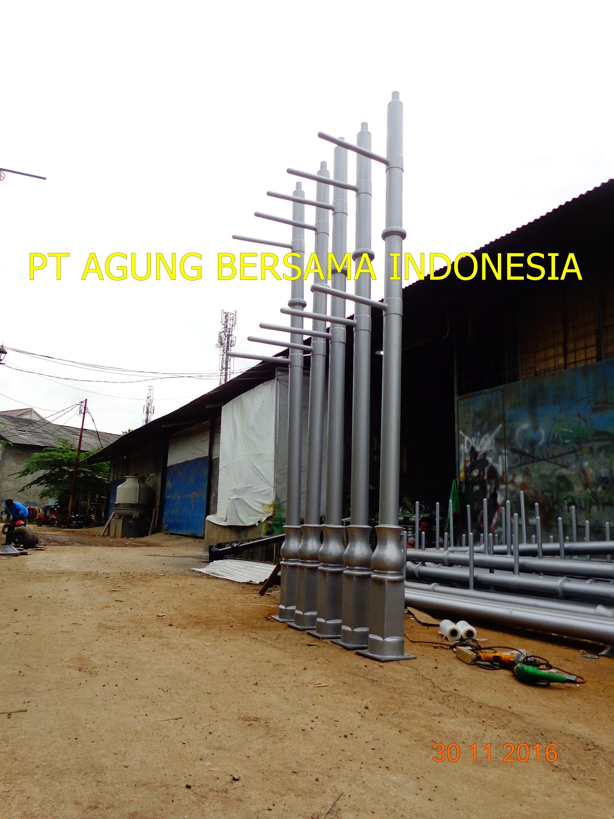 tiang pju galvanis - Jual Tiang Lampu Pju |Tiang Taman Jalan Minimalis ...