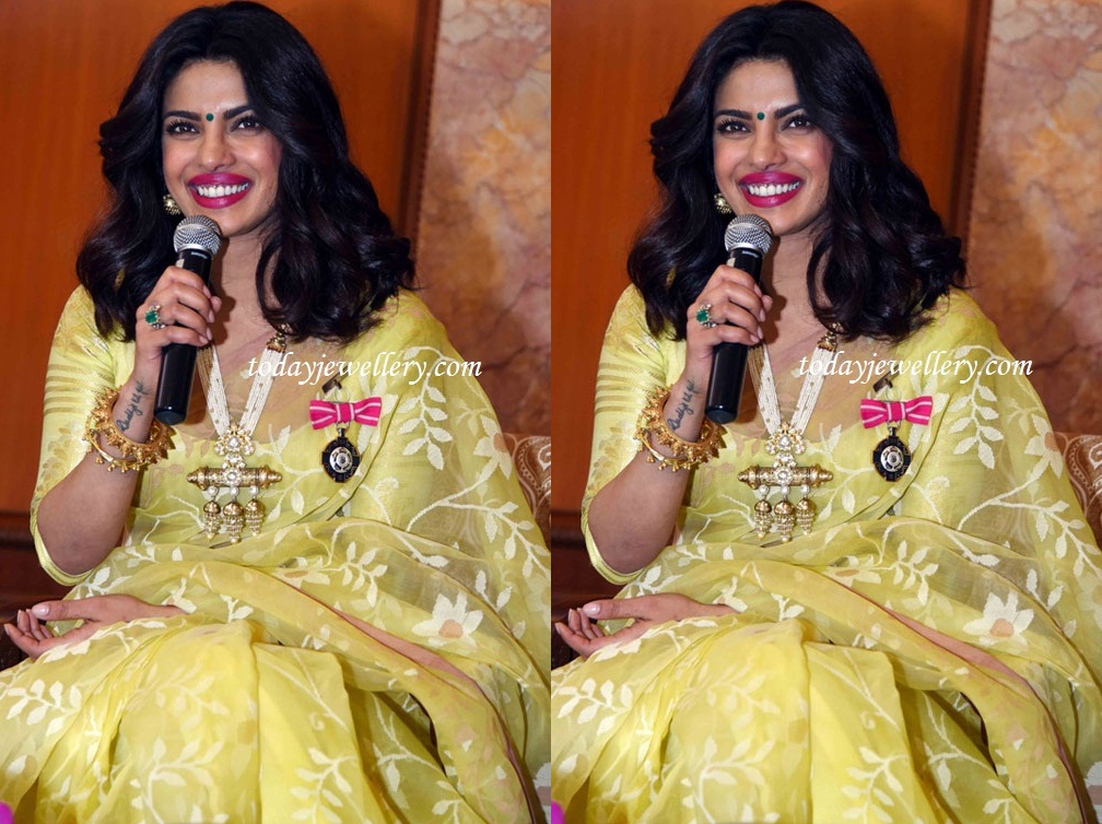 Todayjewellery: Priyanka chopra in pearl jewellery