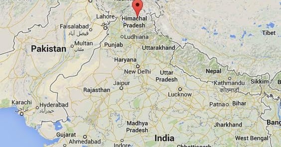 Pritananda tries to see the world!: AOE: Himalayas in Manali, India.