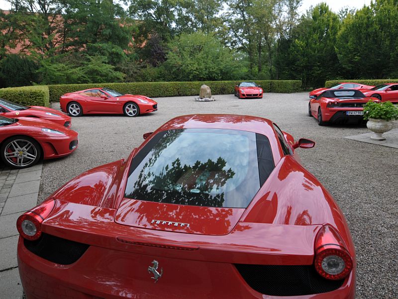 danumatic: Crazy Ferrari collection parking lot