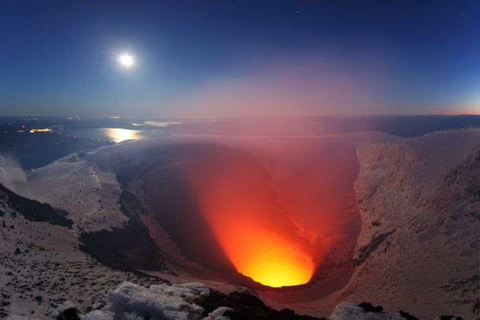 Beautiful Photographs: Volcano Erruptions and Lava Flows