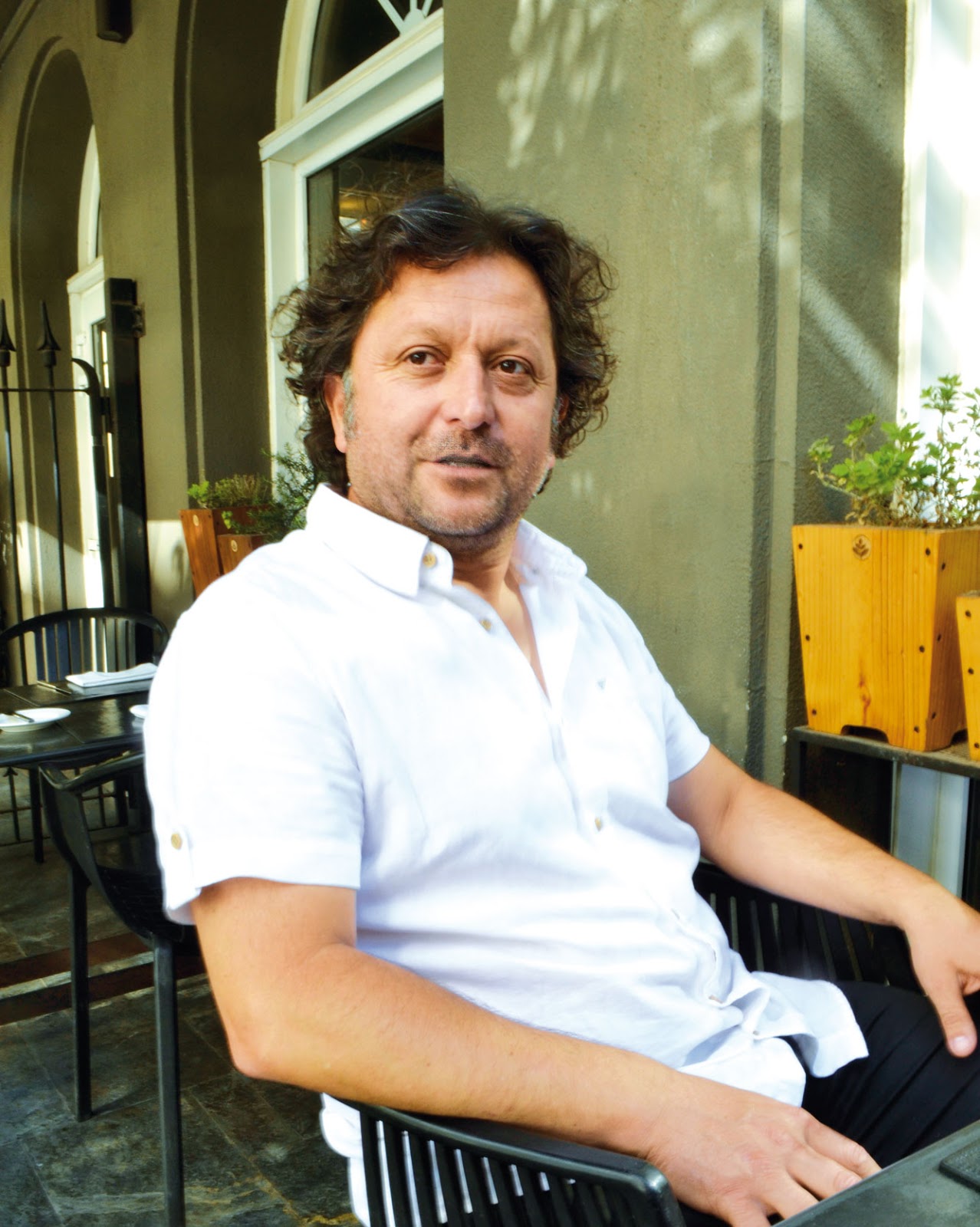 ENTREVISTA AL ACTOR DANIEL ALCAÍNO EN REVISTA LA NOCHE FEBRERO 2020