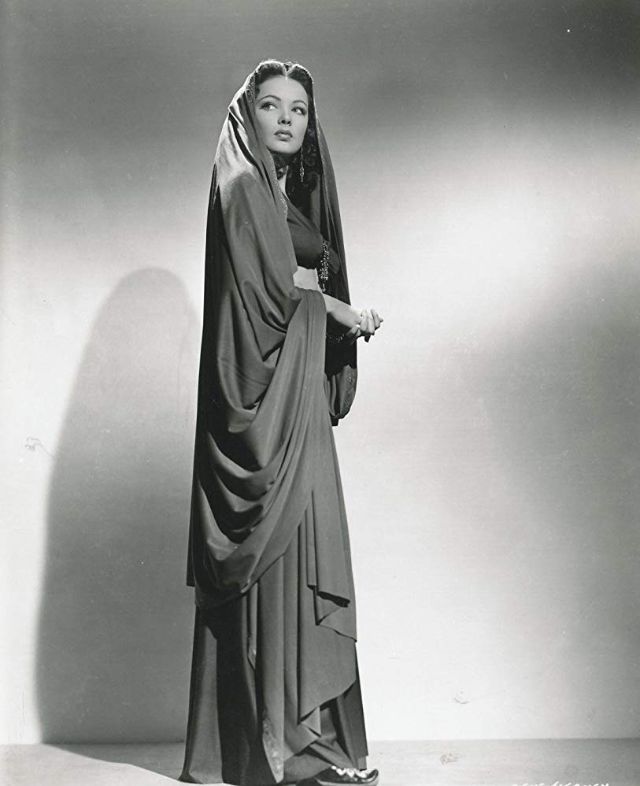 33 Gorgeous Photos of Gene Tierney During Filming “Sundown” in 1941 ...