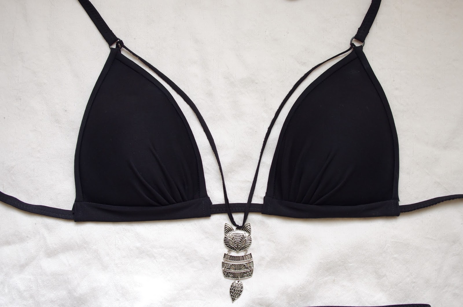 [BAW 11] Easy Ways to Accessorize your Bikini! - Emerald Erin