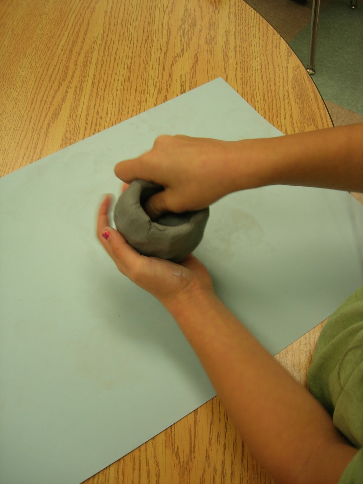 Mrs. Manzella's Student Gallery: 2ND GRADE: PINCH POTS