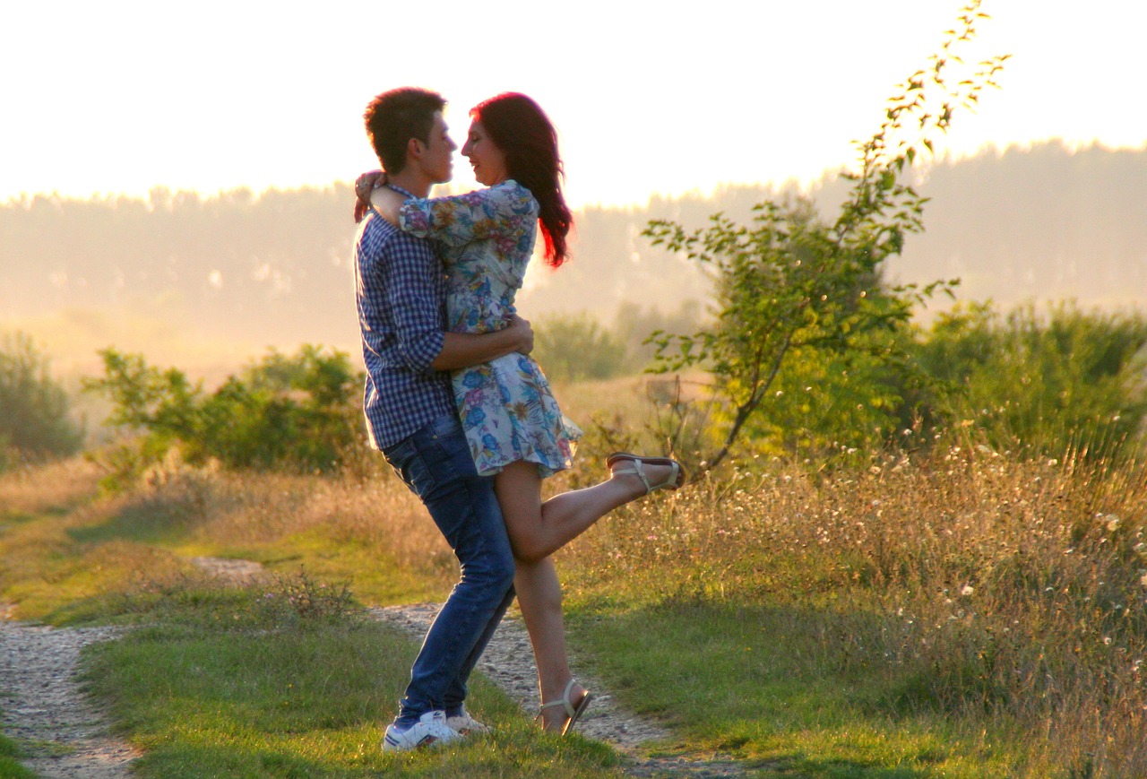 Men s Corner How To Hug A Girl You Like men-s-corner-how-to-hug-a-girl-you-like