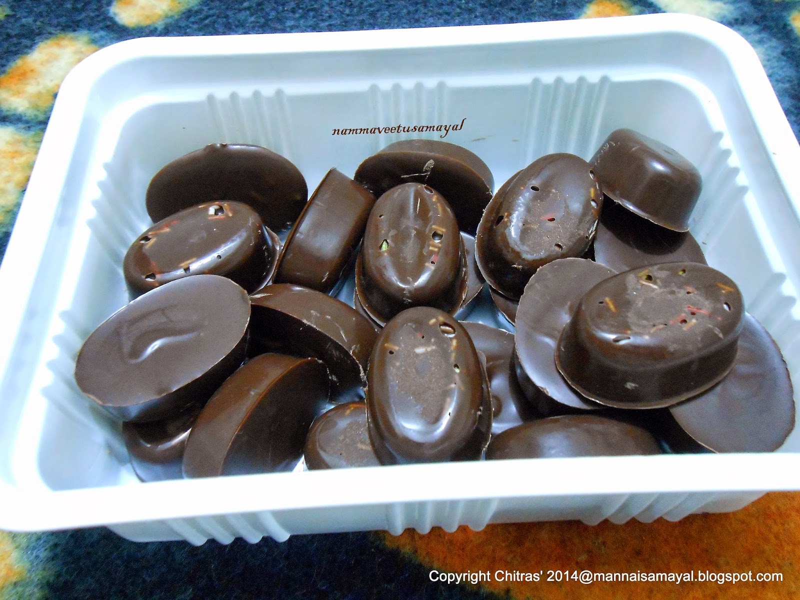 kalakkalsamayal: Moulded-Dark-Chocolate