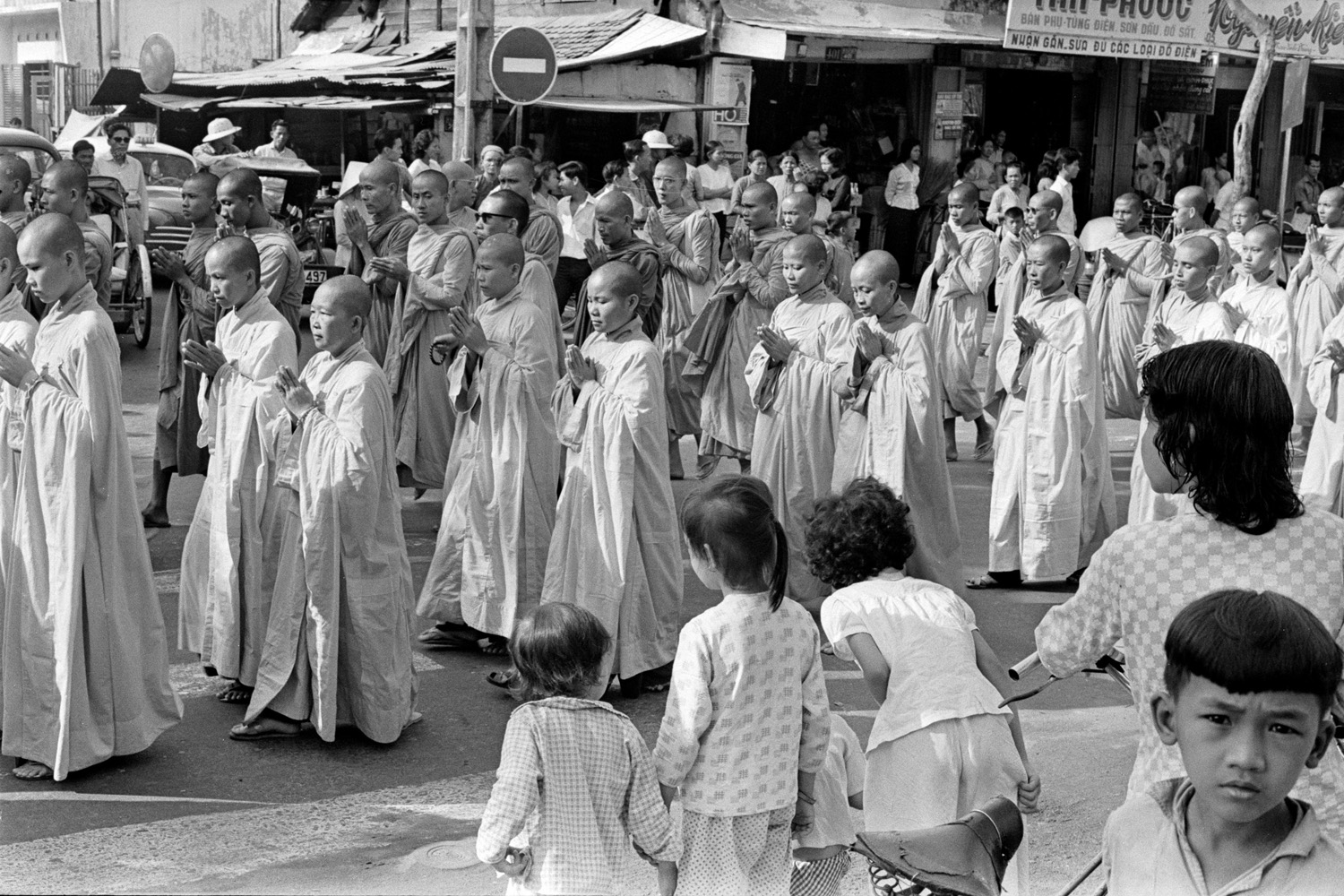 The Burning Monk: The Story Behind the Shocking and Iconic Image of ...