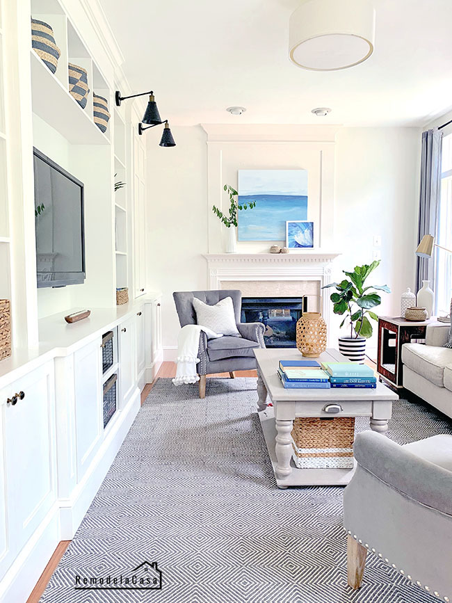 A New Lighting Fixture for the Family Room - Remodelando la Casa