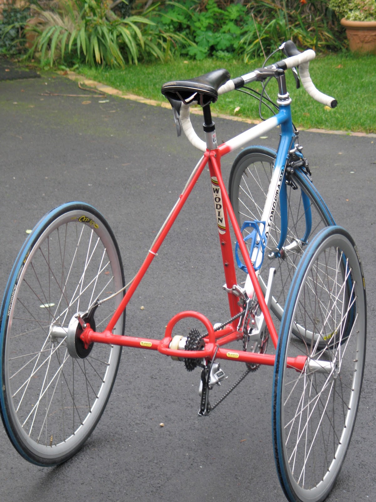 LE TETANOS: GEO LONGSTAFF RACE TRICYCLE