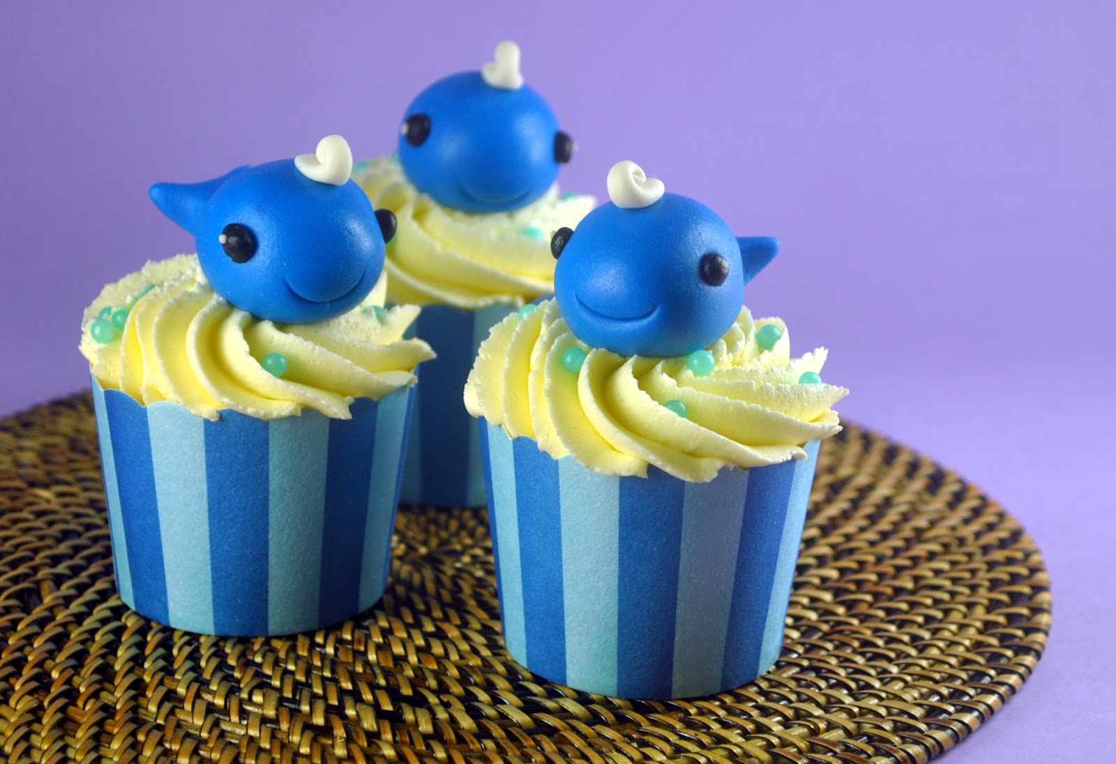 bakery cook and tips: How to Make Baby Whale Cupcakes