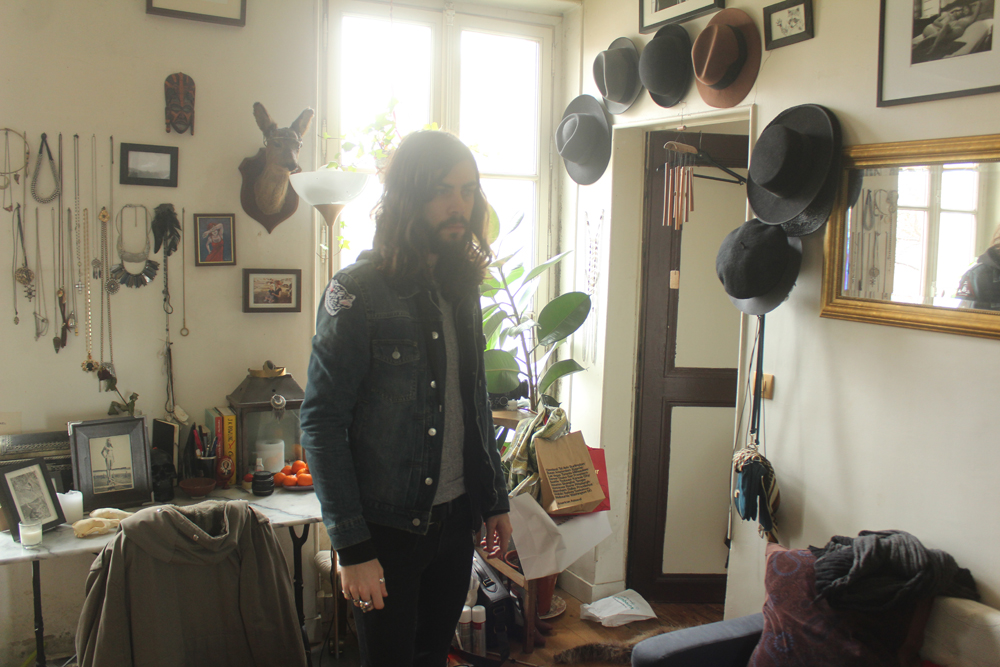 Moon to Moon: The Home of.. Photographer Tony Stone