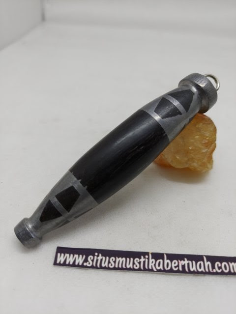 Cemeti Ali Sepuh Kyai Suntul - Mustika Alam | Batu Mustika | Benda ...