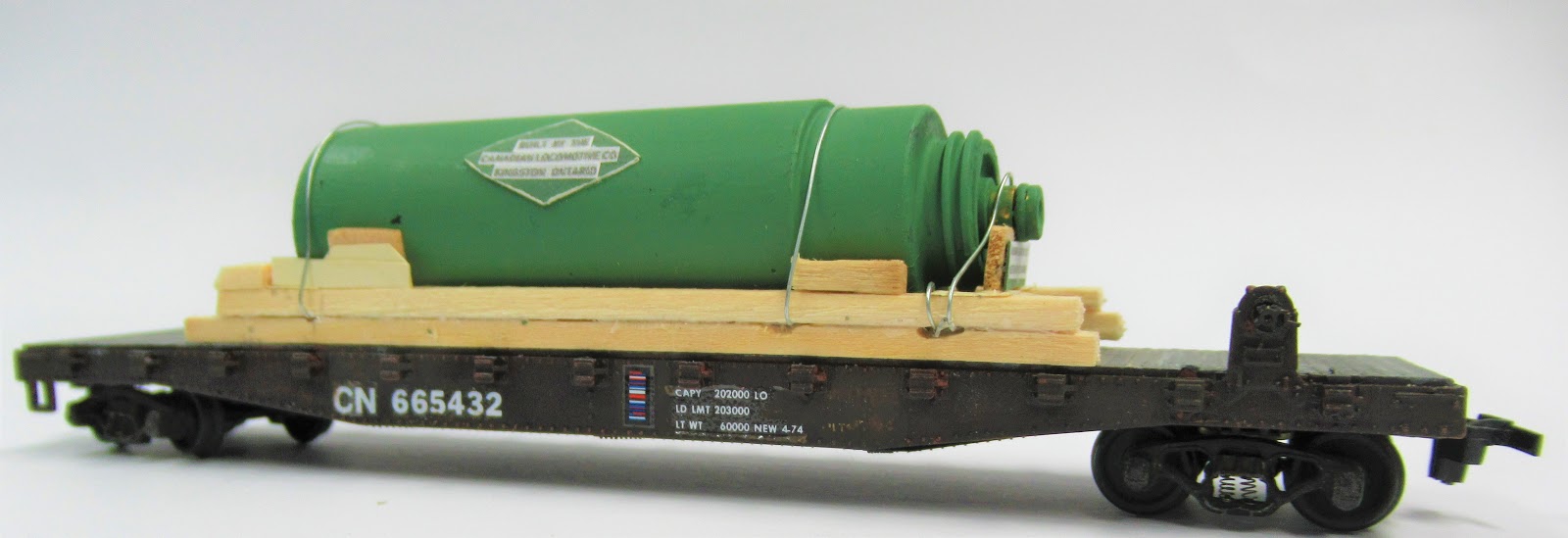 Trackside Treasure: TOFC - Things On Flat Cars in HO Scale