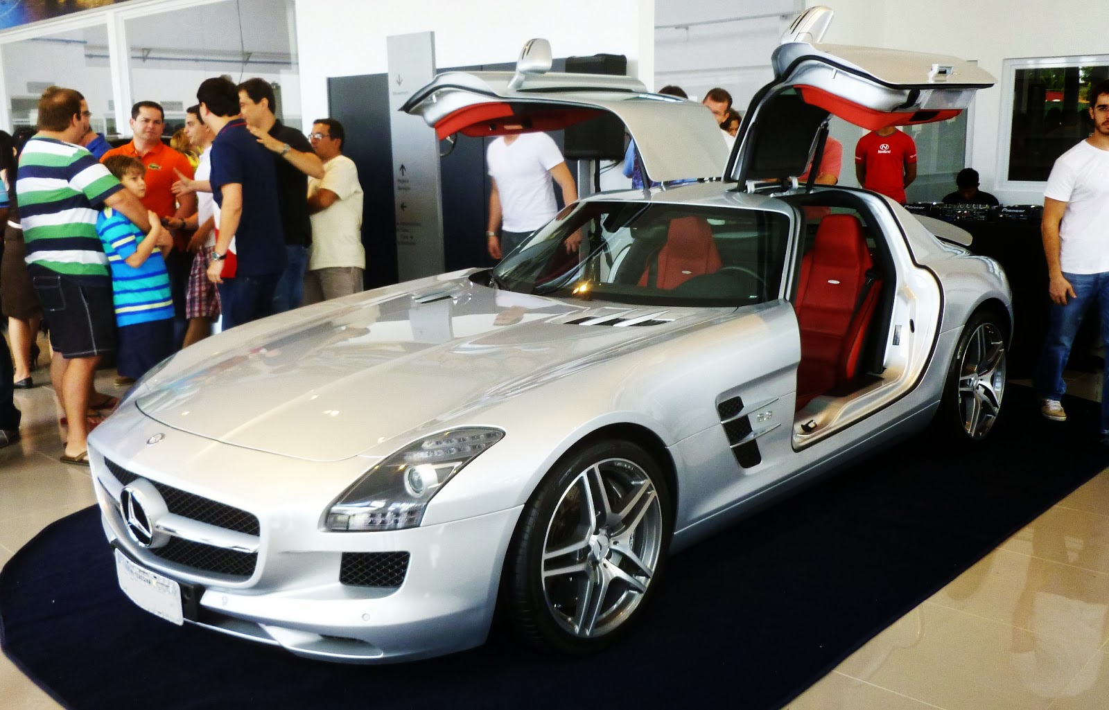 Review: Mercedes-Benz SLS AMG