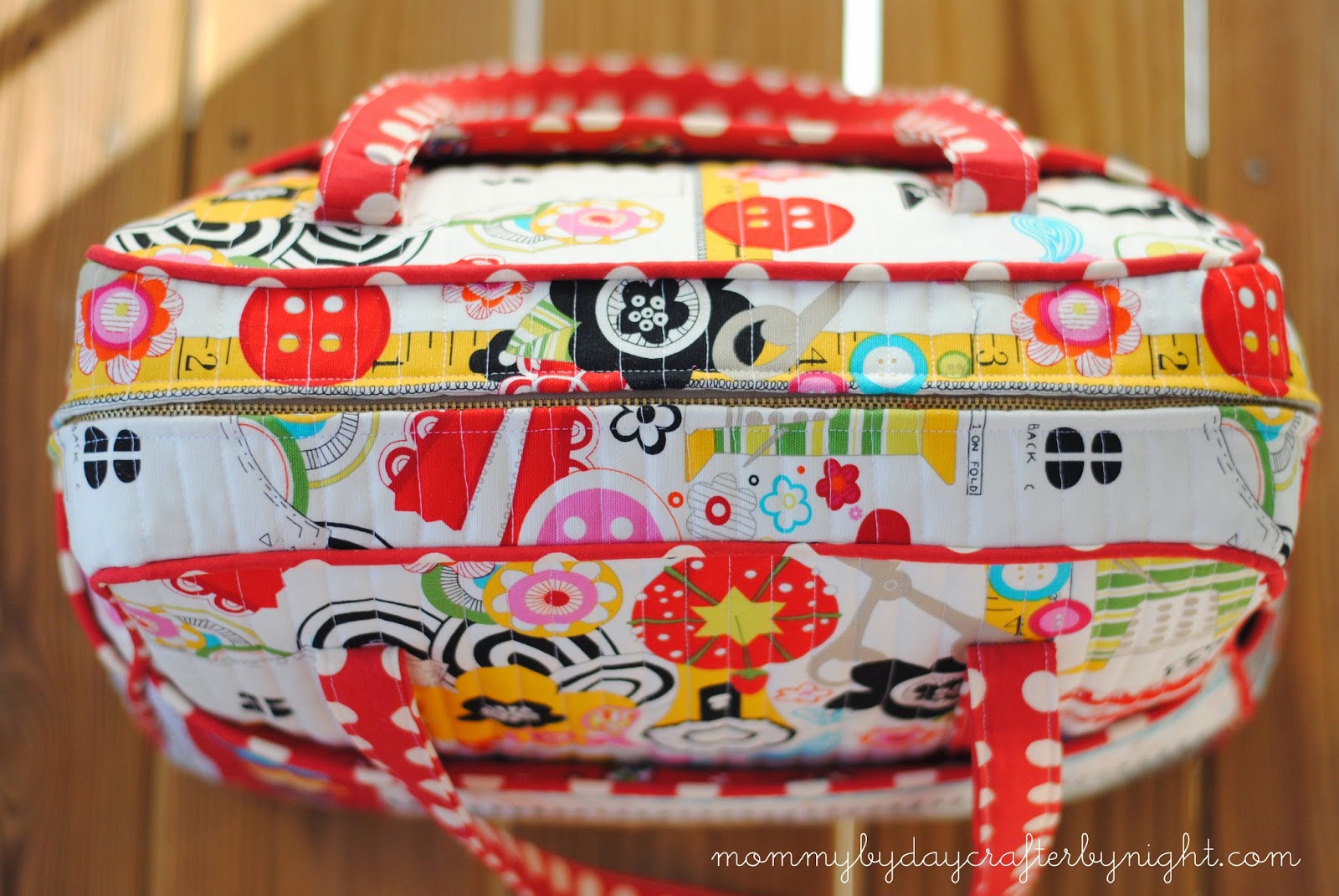 Quilted Weekender Bag #2 | Mommy by day... Crafter by night. | Bloglovin’