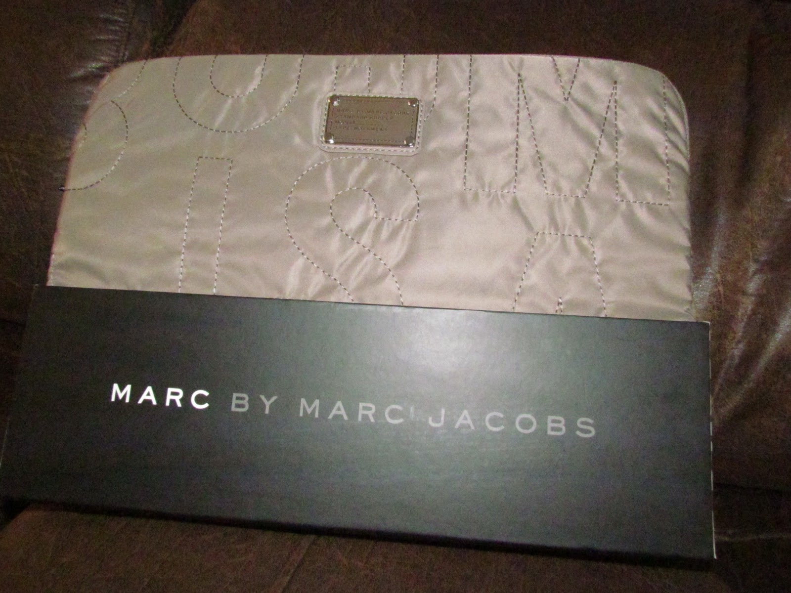 Chic sem Grife: I love my... Marc Jacobs Laptop Case by FARFETCH