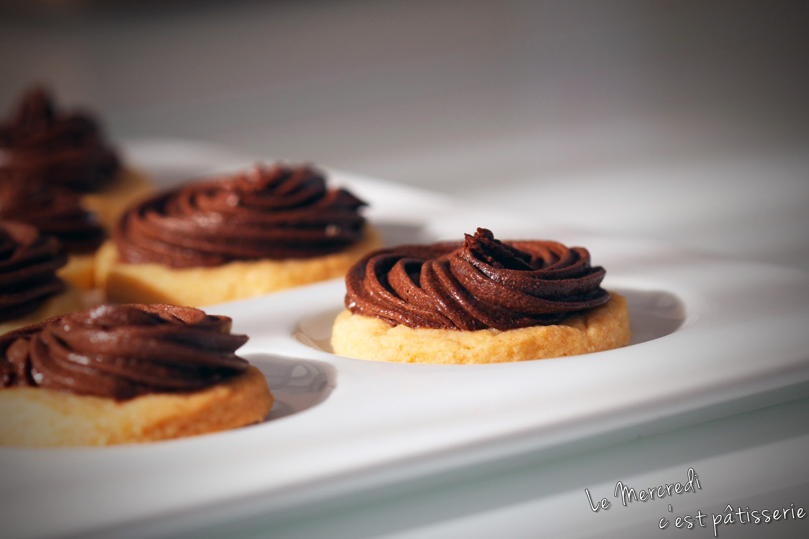 Sablés noisette et mousse au chocolat