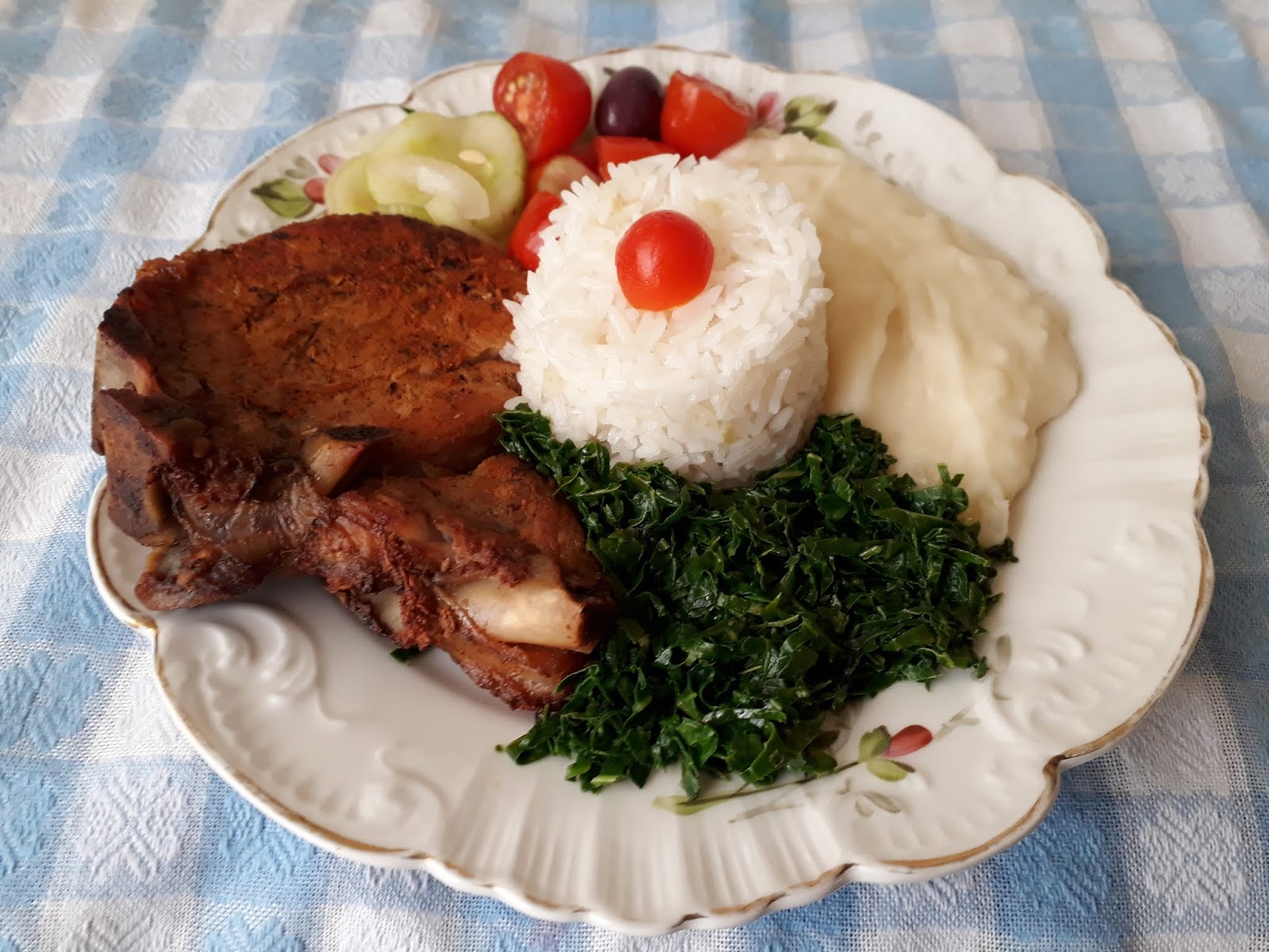 Piteisdadinha: CARRÉ ASSADO, purê de aipim e couve