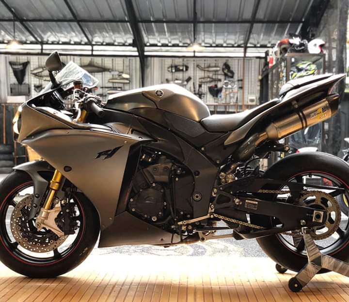 FS: Superbike Yamaha R1 Yzf-R1, 1000cc, 2013/14, paint greymatt ...