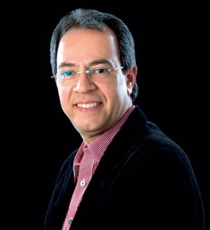 José Mármol gana Premio de Literatura - Fiestas & Personalidades