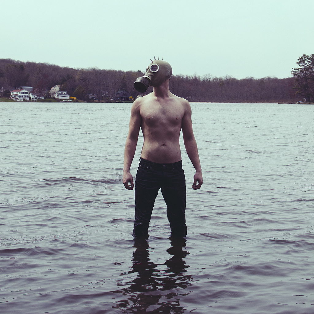 MikeLiveira's Space: The Faceless People In These Surreal Photos Will ...