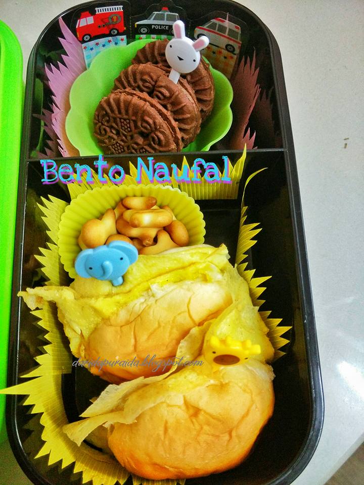 Dari Dapur Aida: Bento #8 - - - Roti John Burger