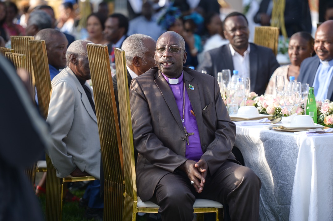 STEPHANIE SILAS KAAYA NA ROBERT FRANCIS LOWASSA WAMEREMETA ARUSHA ...