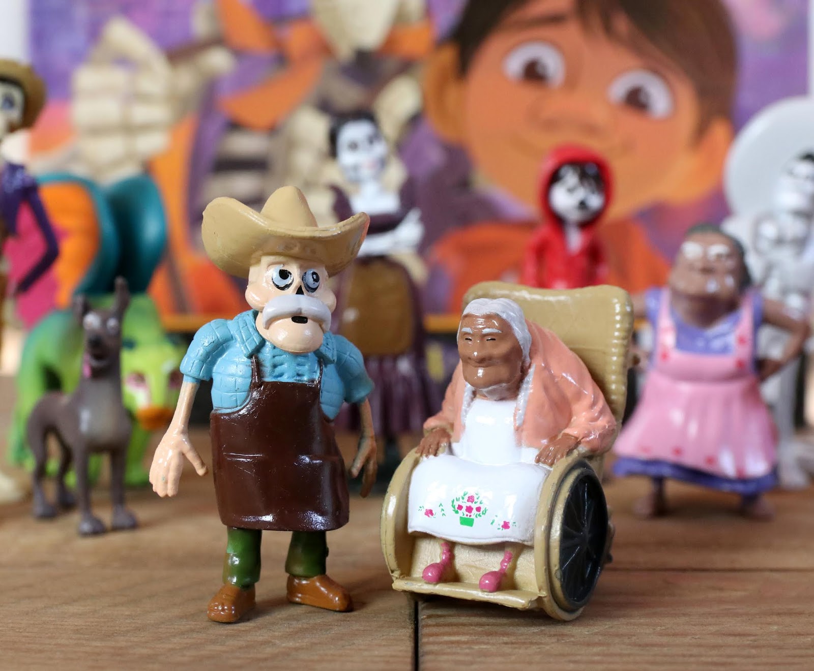 Dan the Pixar Fan: Coco: "My Busy Books" Review